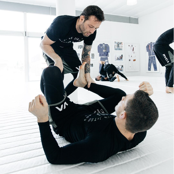 最艺术化与洁癖的柔术学院——AOJ（Art of Jiu Jitsu Academy） - 知乎