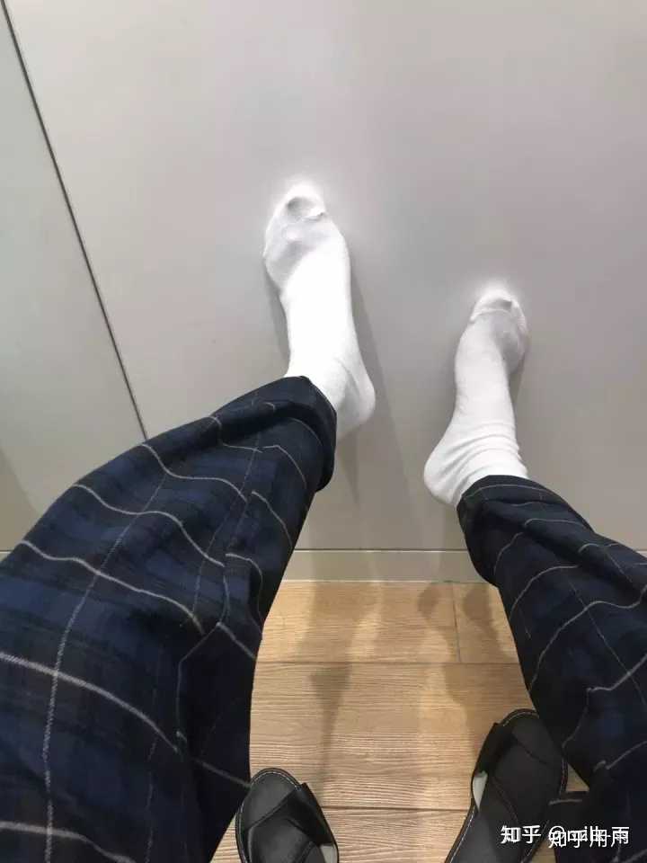 男生穿长筒白袜是一种怎样的感觉？ 知乎