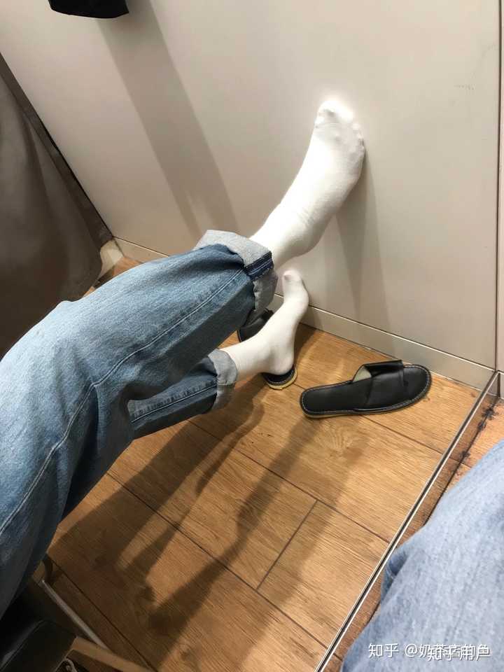 男生穿长筒白袜是一种怎样的感觉? 知乎