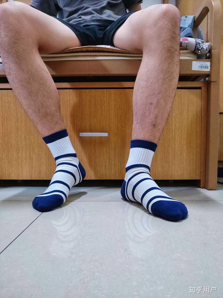 怎么看待男生穿白袜？ 知乎