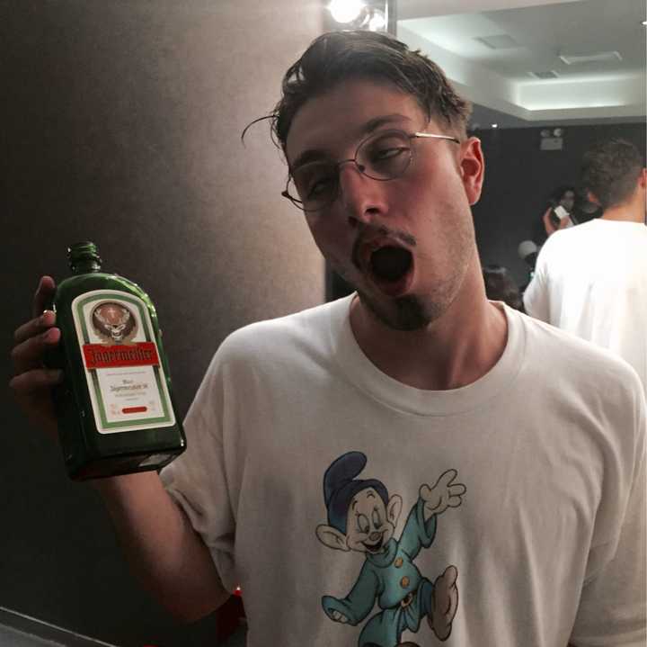 如何评价bbno$这个歌手？ - 知乎