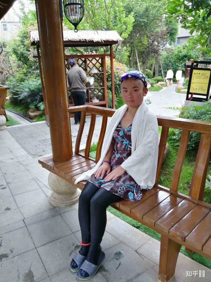 可以穿裤袜游泳吗？ 知乎