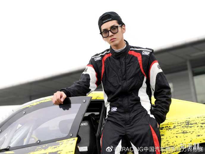 娱乐圈爱玩车的男明星有哪些？（摩托车 赛车都可以）？ - 知乎