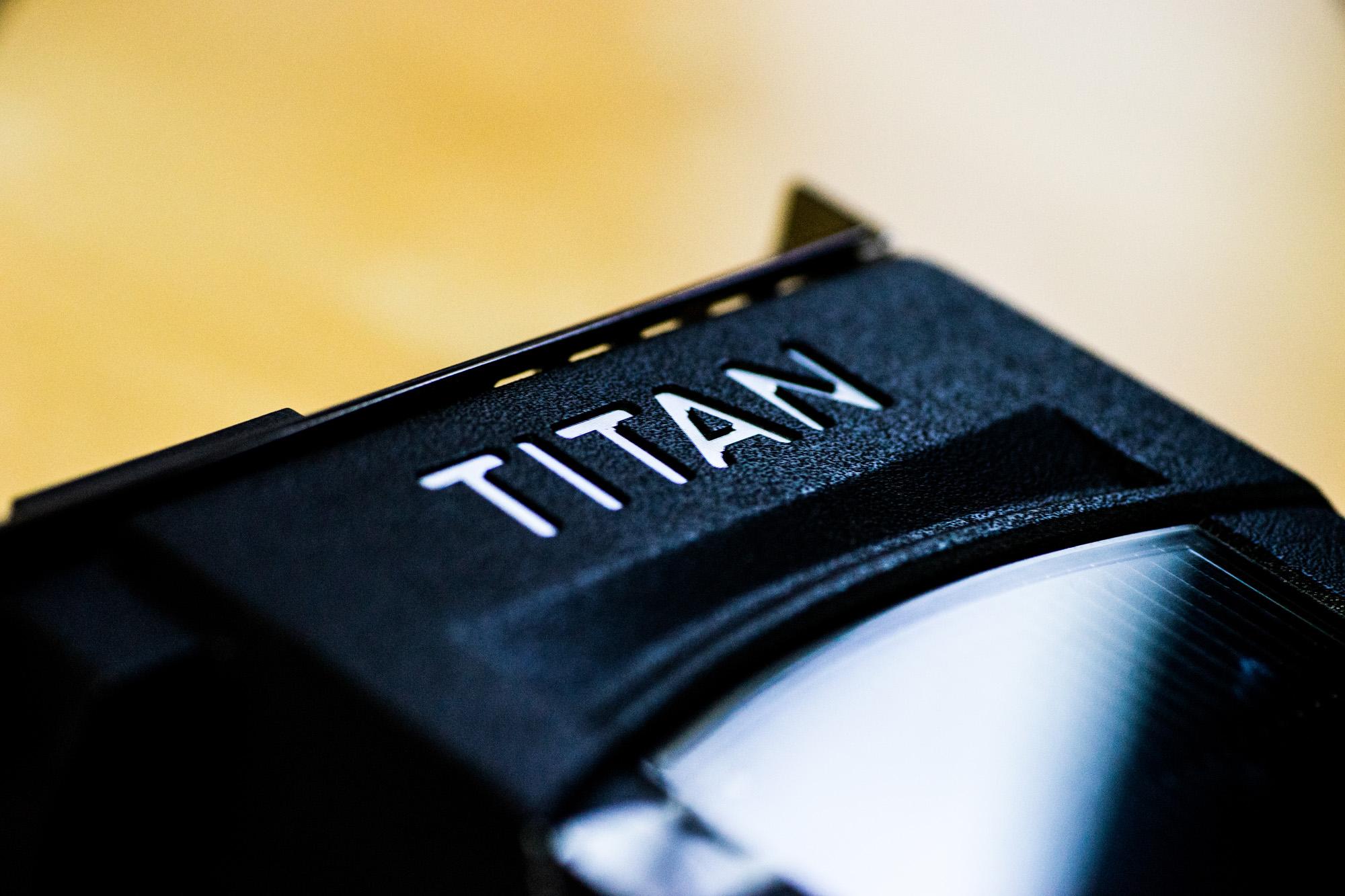 Titan X，新一代战术核显卡 - 知乎