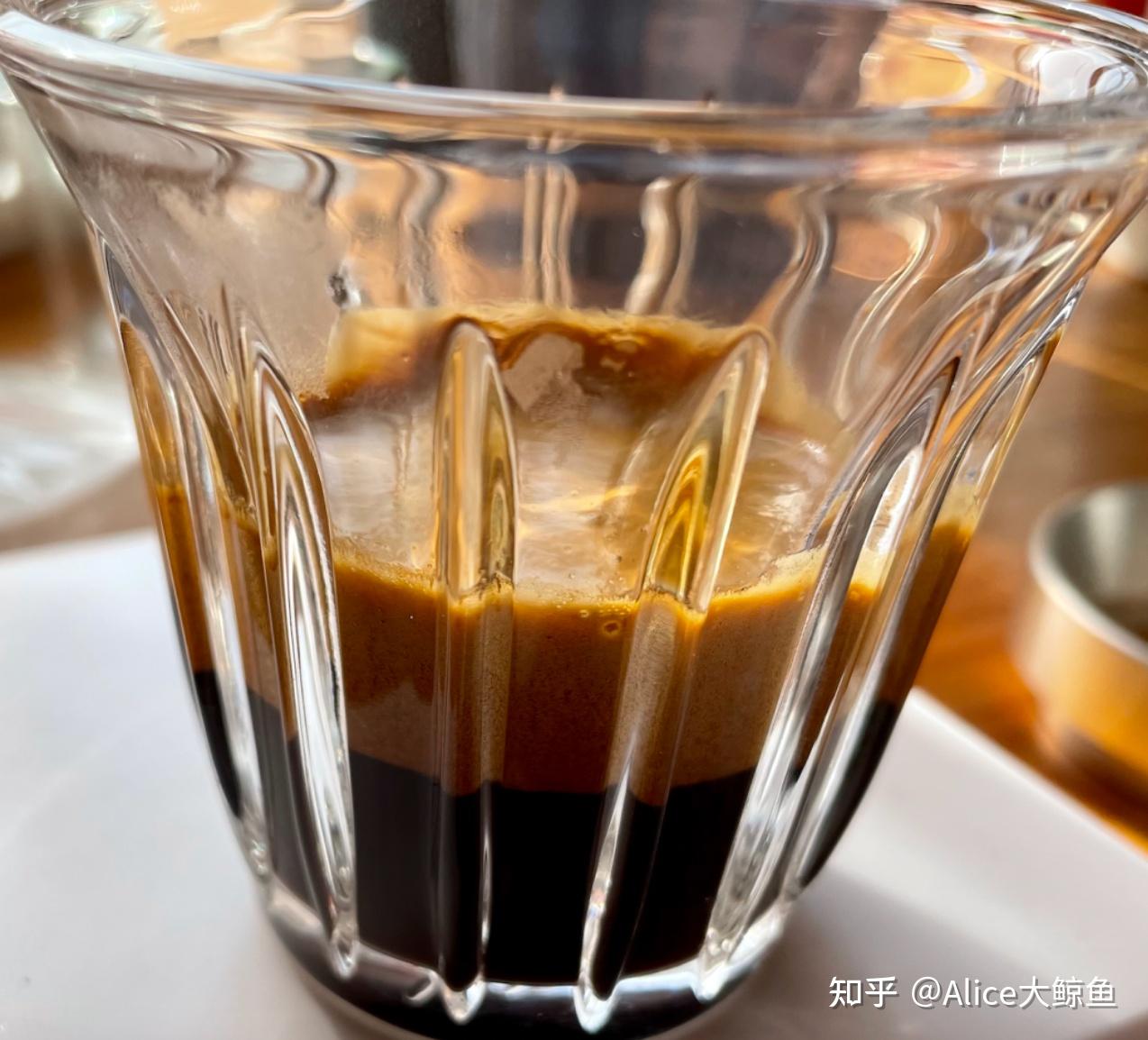 浓缩咖啡的crema是什么？为什么我们萃取的咖啡液有的有丰富的crema，有的没有crema？ - 知乎