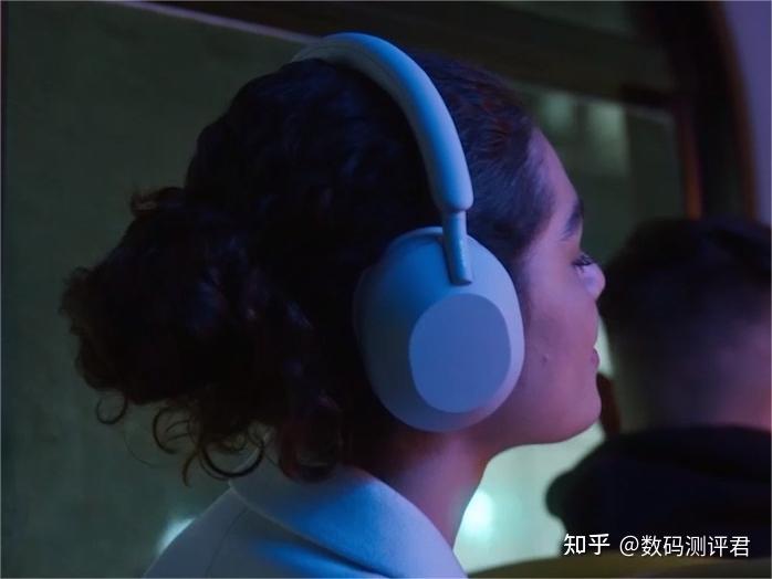 学生党/上班族都适用的蓝牙耳机推荐，iKF Solo、索尼XM5两款头戴式降噪耳机，哪款更具性价比？ - 知乎