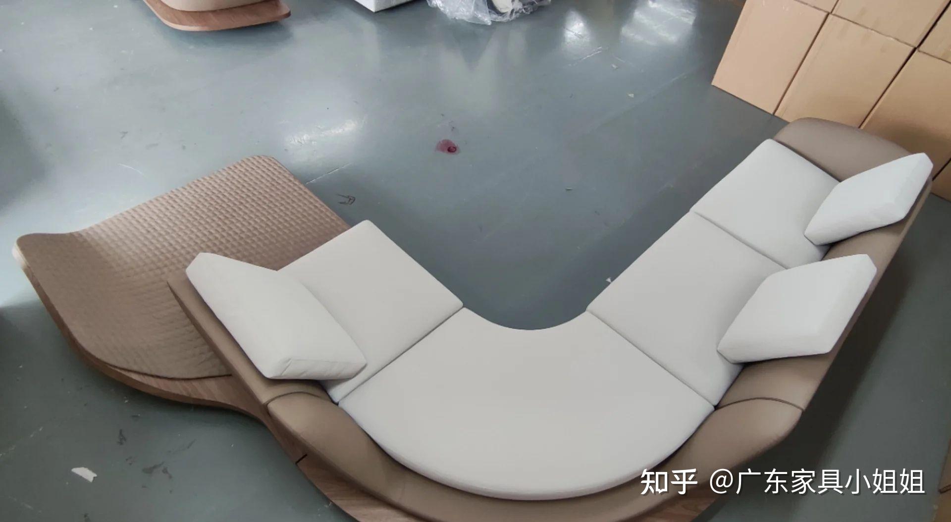 被迪丽热巴一屁股坐火的 Reflex segno 沙发 - 知乎