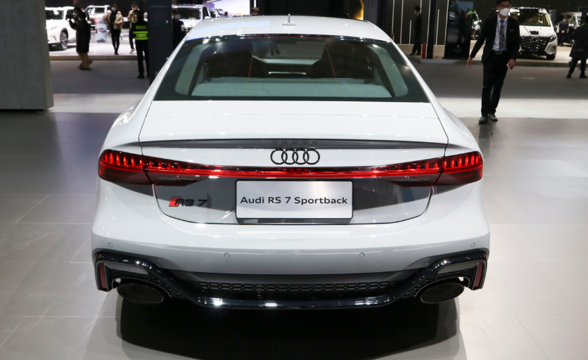 146.88万元，更改配色，2023款奥迪RS 7表现如何？ - 知乎