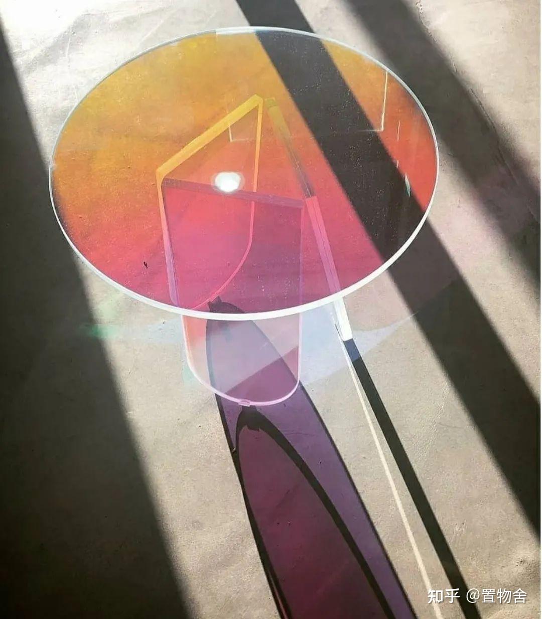 好物推荐|在家中制造出彩虹的Shimmer tavoli茶几 - 知乎