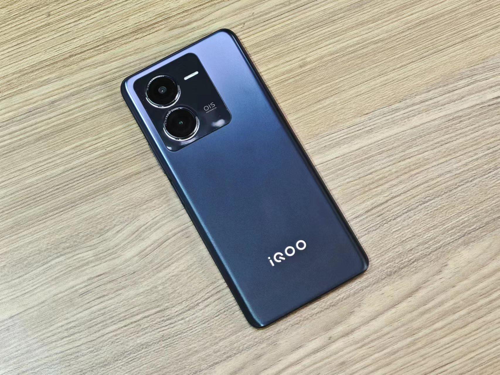 LCD永不为奴！iQOO Z8上手评测：这价格值得 - 知乎