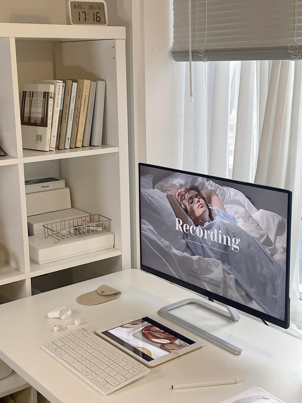窗边书桌|晒晒我的白色极简ins风桌面设备 - 知乎
