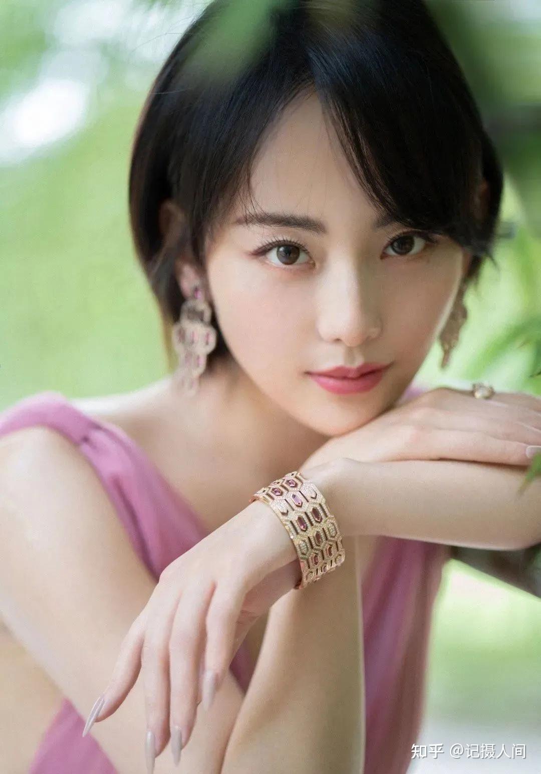 张嘉倪 最新写真集 - 知乎