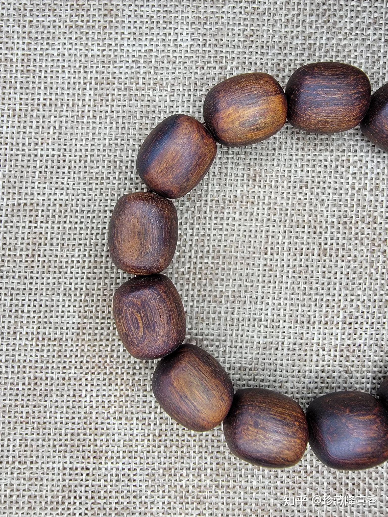 珍品小叶黄绿紫油糖结蜡感金丝降真香橄榄珠手串，规格:1.4*1.6，重:26克。花蜜枣香甜美，味道香甜柔，过手留余香 - 知乎