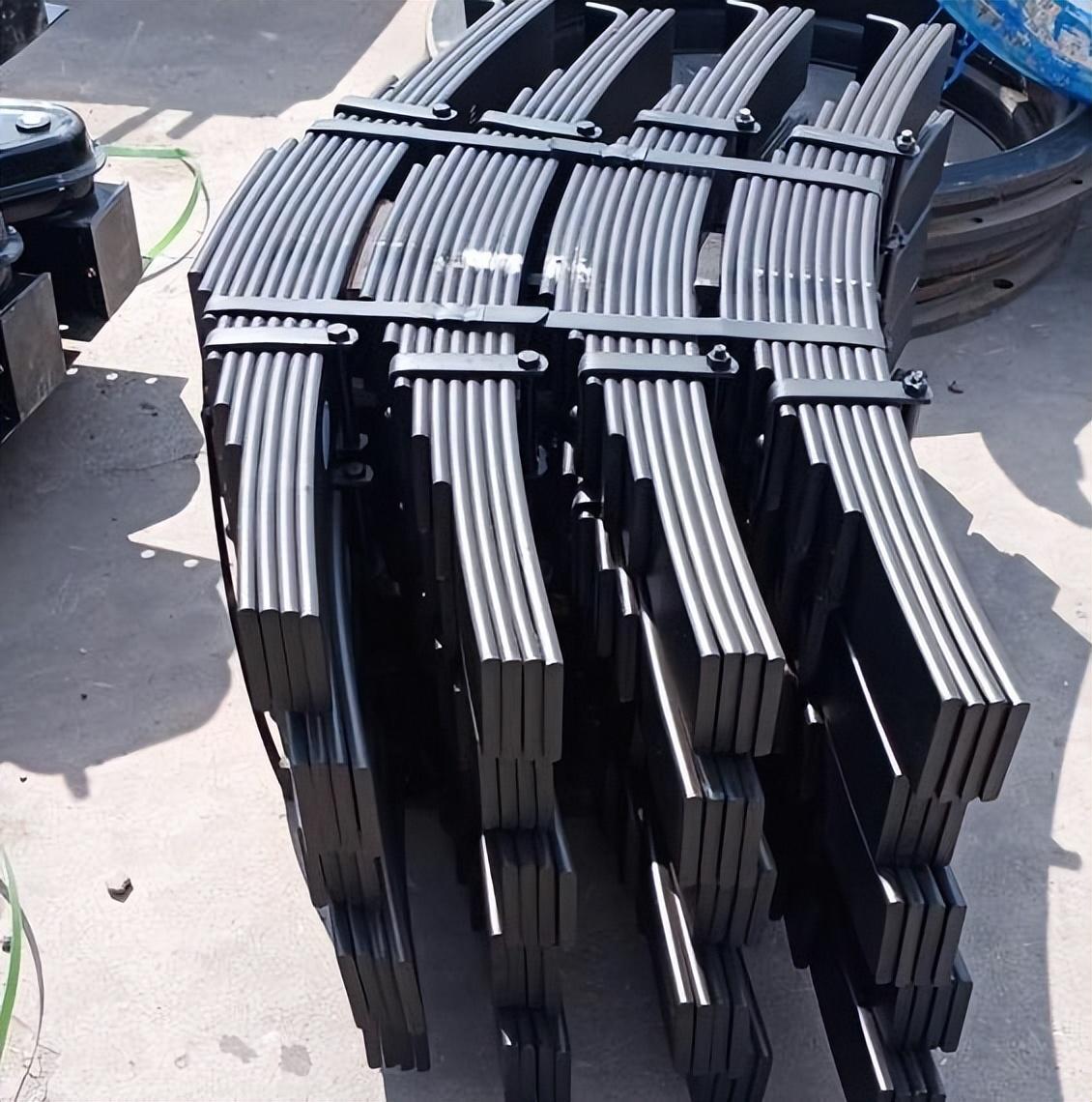 钢板弹簧耐用又抗造，不注意维保仍旧会断裂损坏 - 知乎