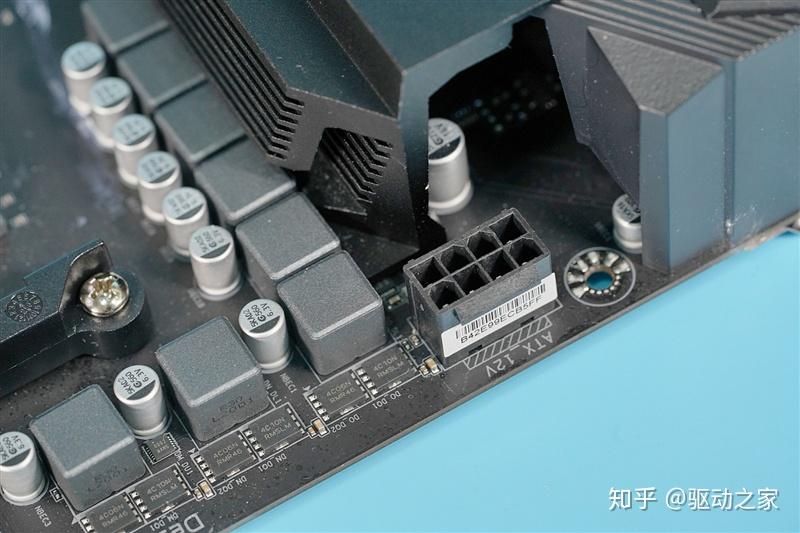 只要599元的小雕！技嘉B550M AORUS ELITE评测：上锐龙9 5950X也没问题 - 知乎