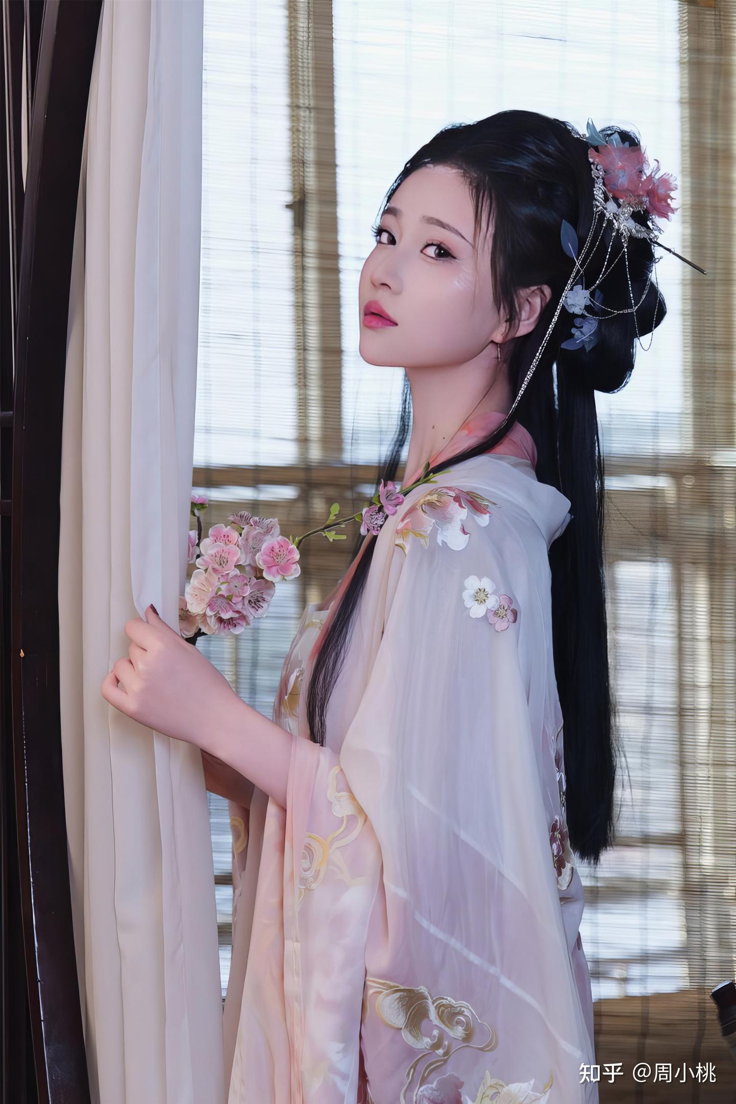 年年Nnian – 全套124期写真&附视频【37.5G】 - 知乎