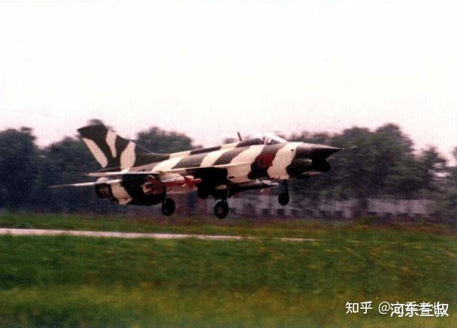 二代机中的王者，装备以色列雷达，歼7FS首次拥有超视距拦射能力 - 知乎