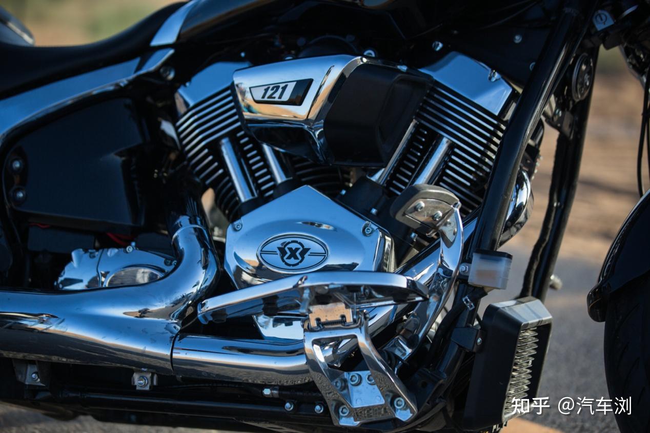 国产2000CC超大排摩托澎湃驾临 X-WEDGE新威骑品牌暨新品发布 - 知乎