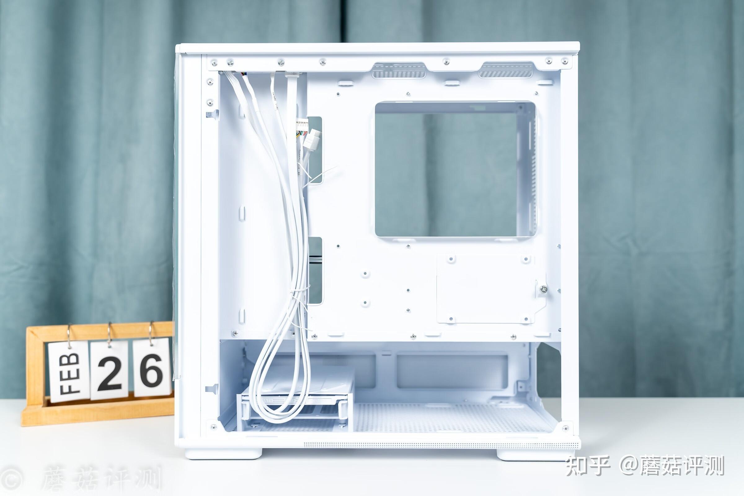 小巧精致，全景展示，效果震撼，爱国者（aigo）星璨小岚270°海景房机箱 评测