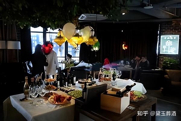 酒桌上不愿敬酒的人，是傲娇吗？网友：只是看透了而已 - 知乎