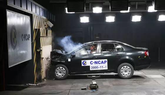 C-NCAP碰撞测试是个什么鬼？ - 知乎
