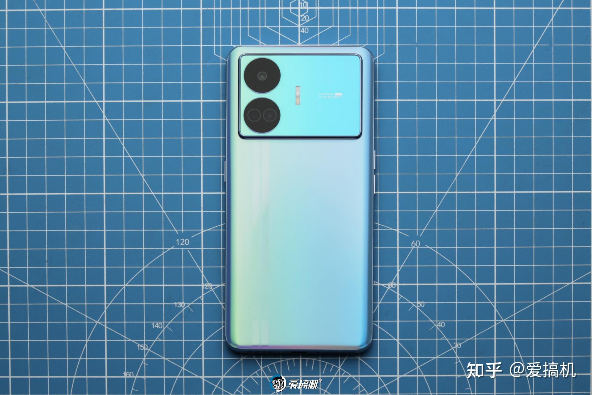 无情破门，真我GT Neo5 SE评测：1999起的二代骁龙7+与1.5K屏 - 知乎