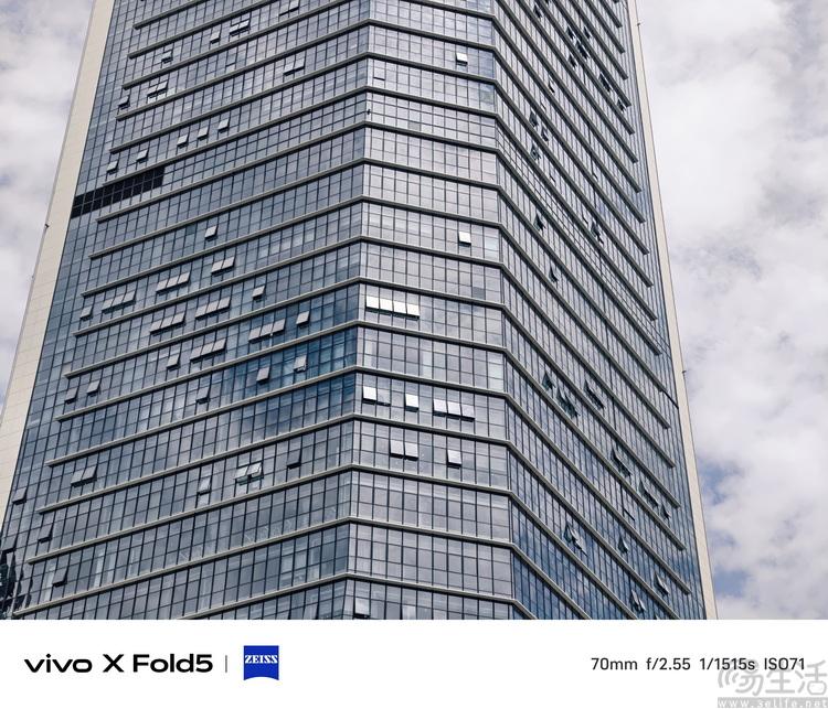 vivo X Fold 5评测：更薄、更亲民，但也更强了 - 知乎