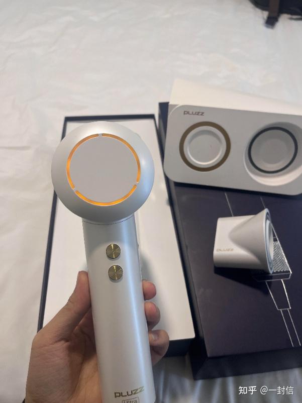 新年送礼指南，PLUZZ X116 Ultra高速吹风机礼盒，贴心实用，送礼送到长辈心坎里！ - 知乎