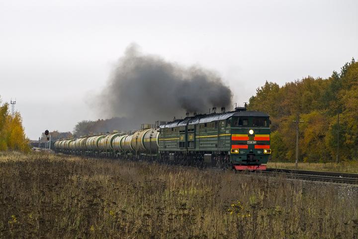 时不时喷黑烟的TE10系列内燃机车 - 知乎