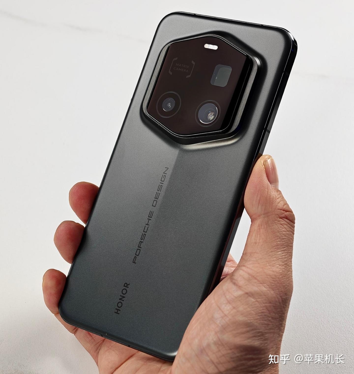 荣耀Magic7 Pro和荣耀Magic7 RSR对比：价格相差1800元该怎么选？ - 知乎