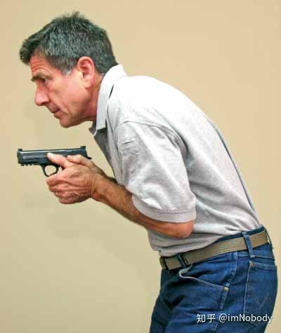 手枪准备姿势简介 - 知乎