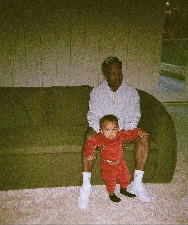 ye : 一张纯粹而充满情感的专辑 - 知乎