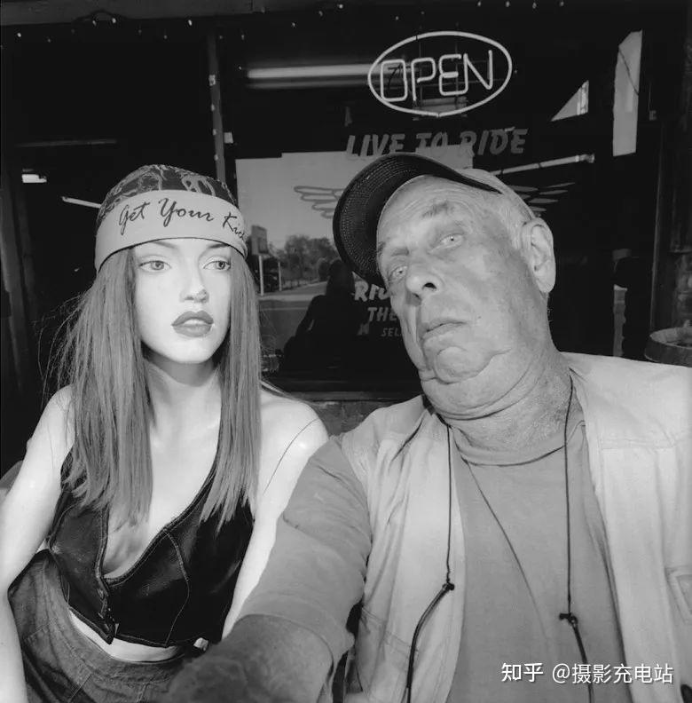 寻找快照美学的偶然时刻！李·弗里德兰德 Lee Friedlander！ - 知乎