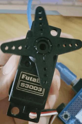 【雕爷学编程】Arduino动手做（164）---Futaba S3003舵机模块 - 知乎