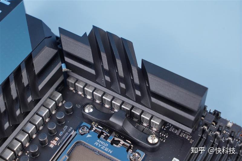 Zen4锐龙满血御用座驾！ROG CROSSHAIR X670E EXTREME主板评测 - 知乎