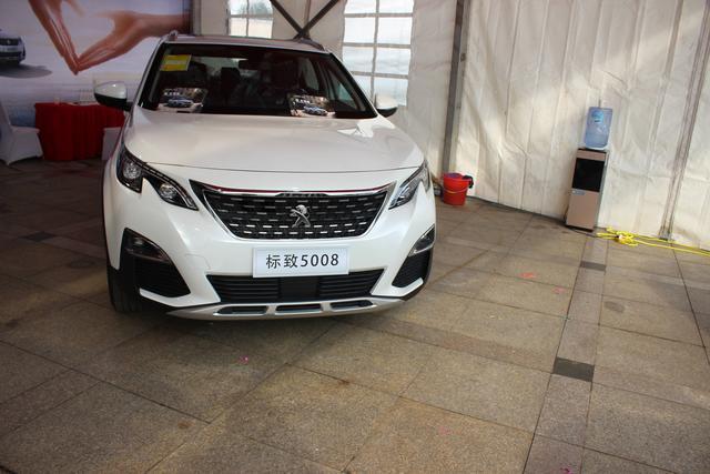 标致5008现身，配8英寸大屏幕，18.77万起，搭1.8T+8AT - 知乎