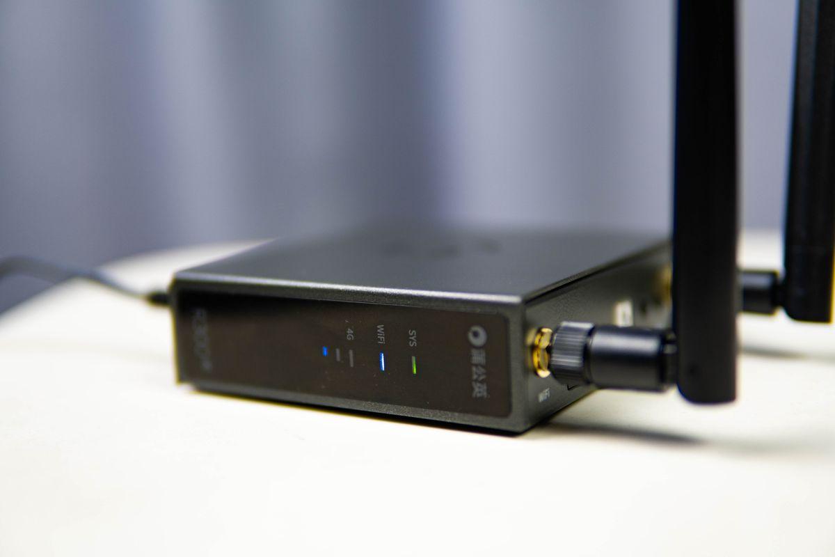 无网线的最佳WiFi方案，蒲公英R300A 4G工业路由器测评 - 知乎