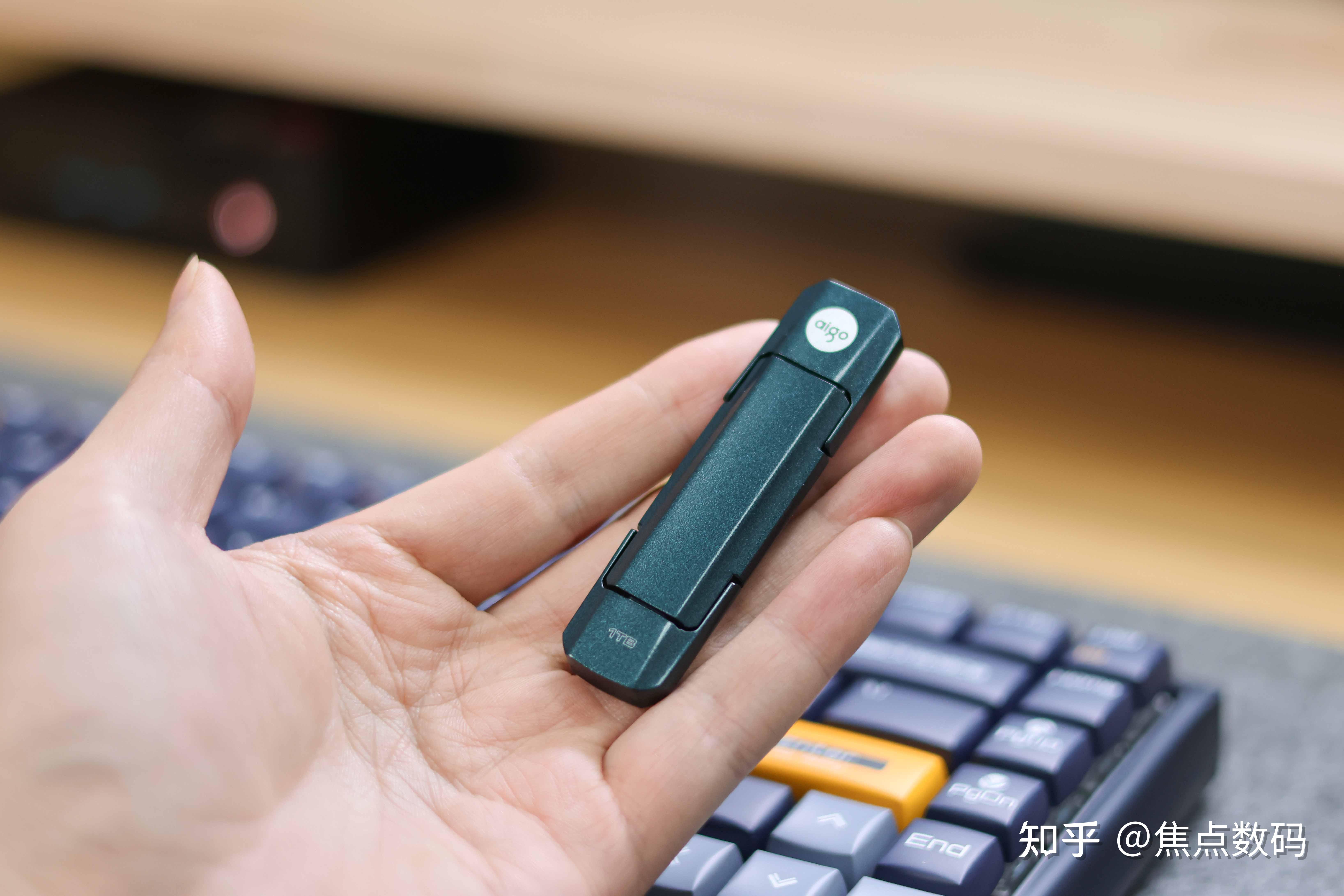 市售唯一双接口且速度过千兆的固态盘，aigo U397超高速固态盘评测 - 知乎