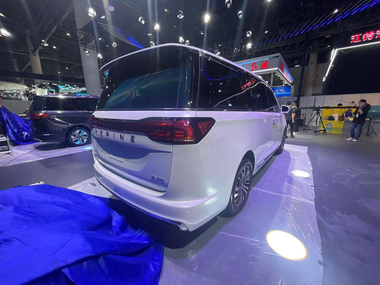 江淮瑞风RF8亮相 提供两种动力/动力配置有看点 - 知乎