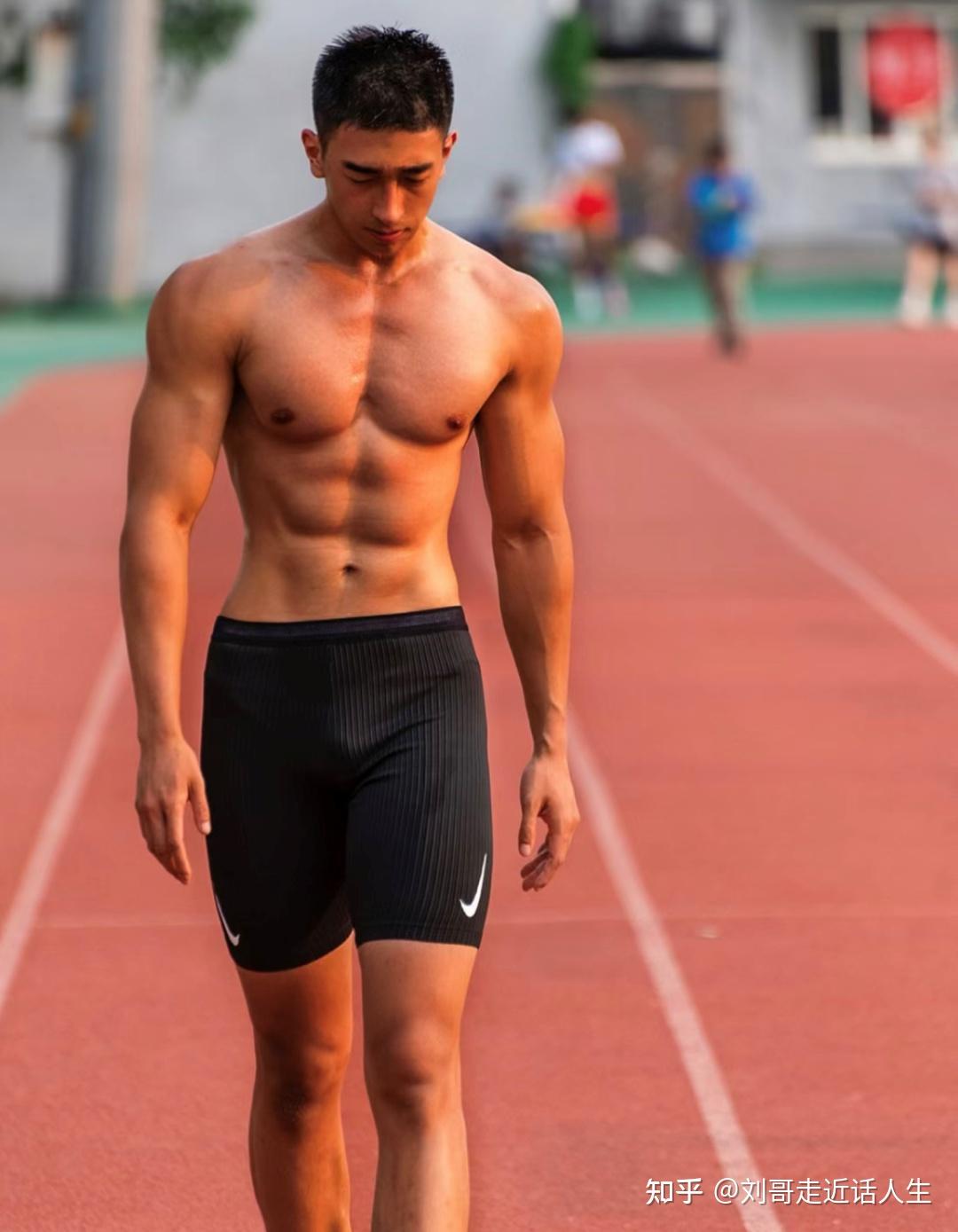 1米88的黑皮体育生校草，酷爱打野真的很顶 - 知乎