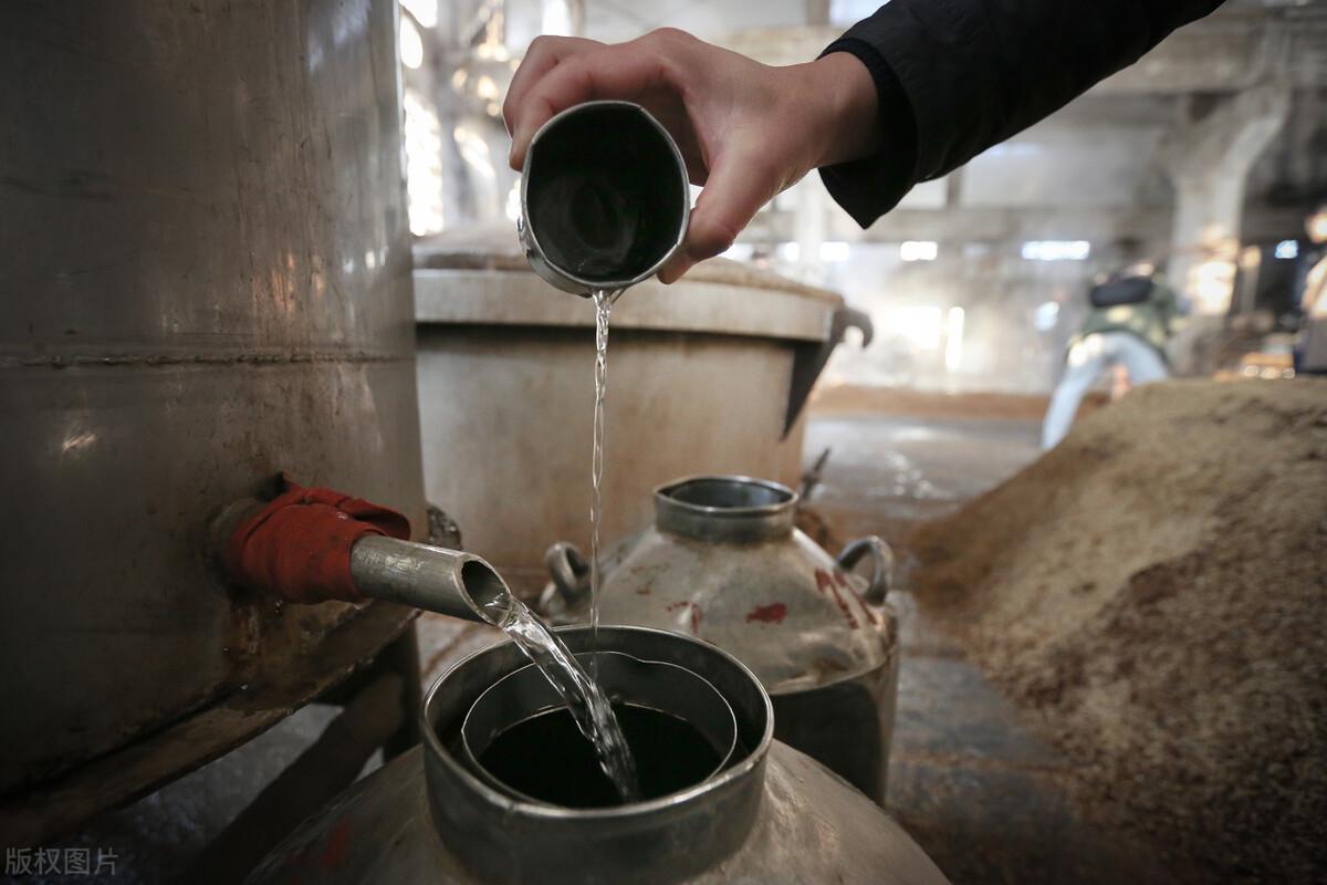 酱香酒与浓香酒酿造工艺有哪些不同之处? 知乎