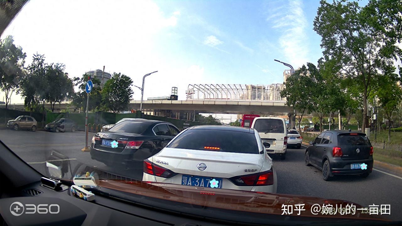 三摄像头、10寸大屏、4K超清，带娃开车就选它！360行车记录仪M600测评反馈