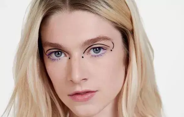 如何评价Met Gala上大放异彩的跨性别艺人Hunter Schafer？ - 知乎