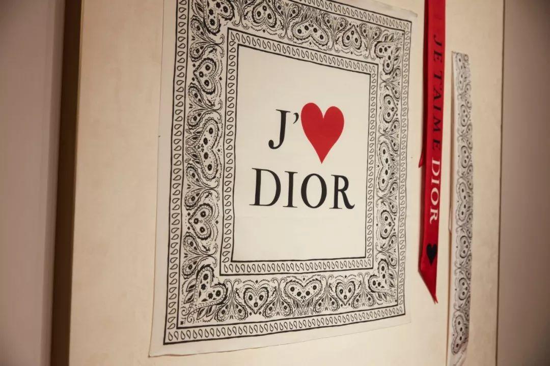 Angelababy 王子文:这份来自DIORAMOUR的七夕礼物清单，我们早已种草啦 - 知乎