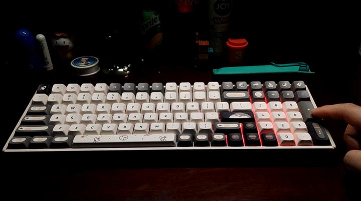 宇宙来啦！IQUNIX F97漫游指南 三模机械键盘 - 知乎