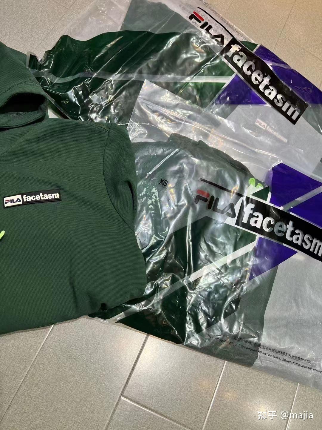 斐乐FILA X FACETASM 联名解构风 22年春秋款 潮流运动 女士 连帽卫衣 - 知乎