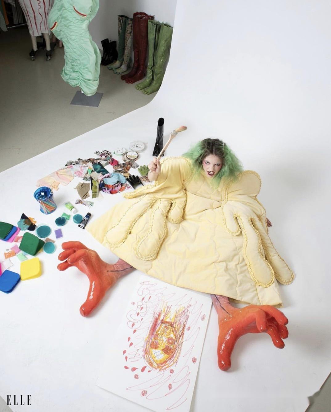 焕新后的AVAVAV，以怪物般的四指鞋踏入未来。 - 知乎