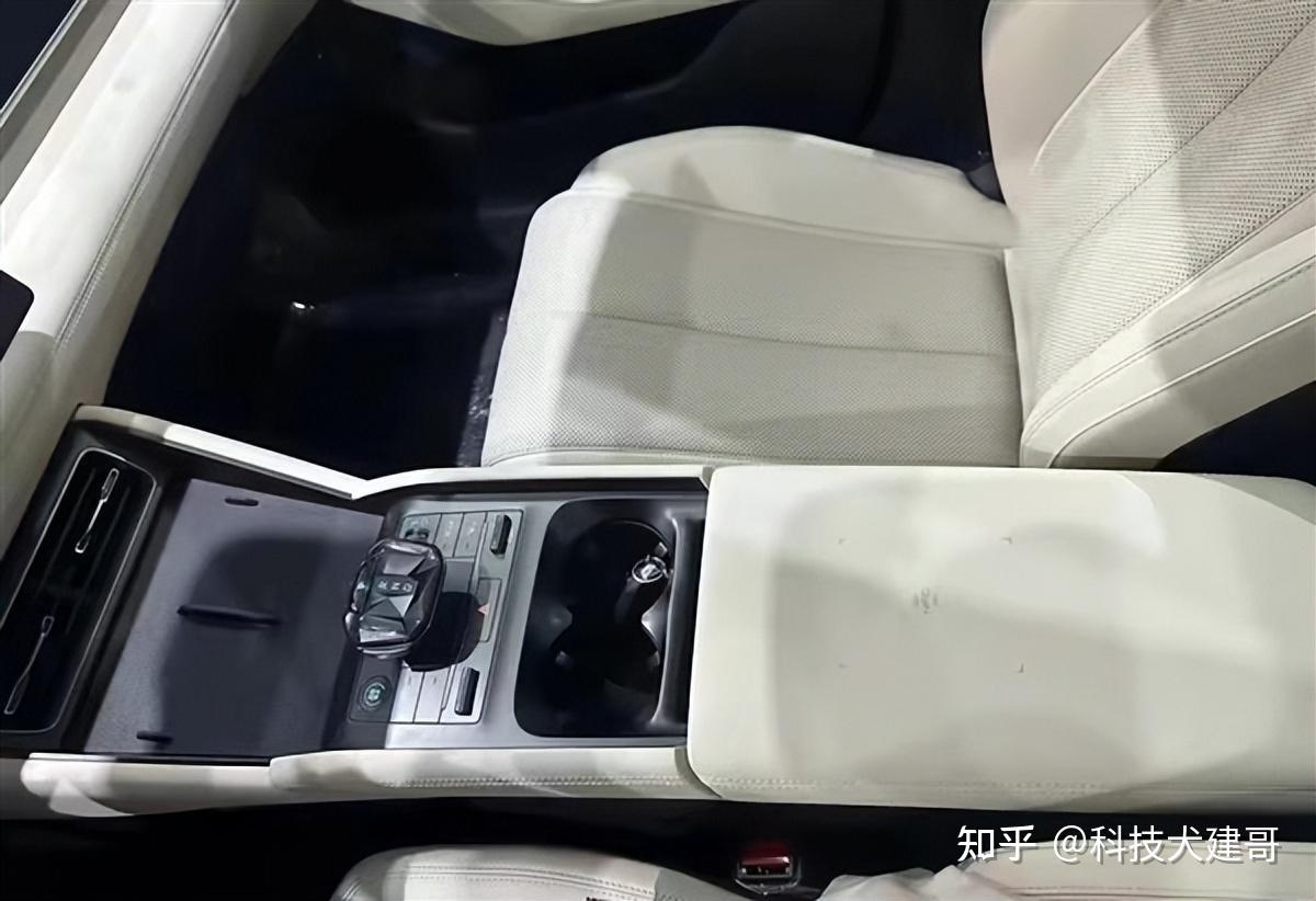 一文看懂小米SU7四种轮毂、轮胎；第五代DM-i百公里油耗不到4升 - 知乎