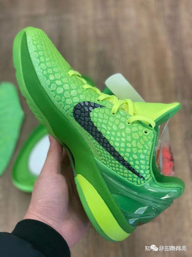 曼巴外形的nike科比zk6战靴发售 如加上已减配后跟zoom气垫更好 - 知乎