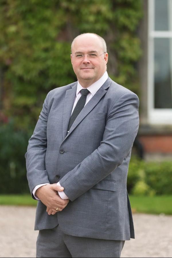 阿博茨霍尔姆学校Abbotsholme | 师资介绍 - 知乎